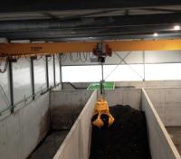 China LDZ Type Garbage Handling Single Girder Overhead Crane with 1-20ton Lifting Capacity and Ground Control+Remote Control for A3-A4 Work Duty for sale