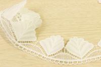 China Picot Edging Wide Guipure Lace Trim Large Leaf Shaped 4.5cm Width for sale