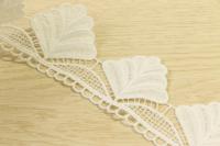 China Picot Edging Wide Guipure Lace Trim Large Leaf Shaped 4.5cm Width for sale