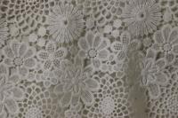 China Flower Pattern Guipure Lace White , White Chantilly Lace Fabric for sale