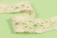China 3.3cm Width Cotton Crochet Lace Trim Nonstretched With Floral Ornament for sale