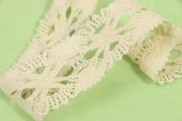 China 3.3cm Width Cotton Crochet Lace Trim Nonstretched With Floral Ornament for sale