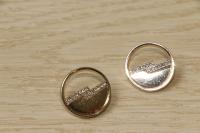 China Diamonds Gold Buttons For Shirts 32L Multifunctional Round Shaped for sale