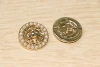 China ODM Decorative Clothing Buttons Pearl Embedded 25mm Long Copper Material for sale