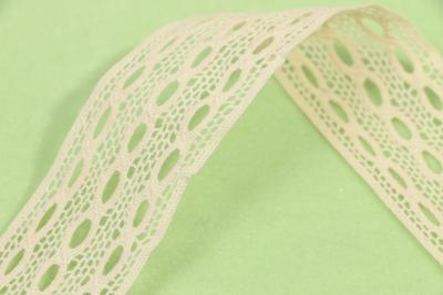 China 33mm Cotton Crochet Lace Trim , OEM Vintage Crochet Edging For Multiusage for sale