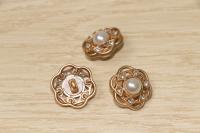 China Rose Gold Personalised Buttons For Clothes 28L Ecofriendly Floral Patterned for sale