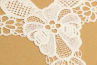 China Chemical Guipure Lace Applique , Bows Embellished Wedding Lace Applique for sale