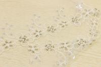 China OEM Broderie Anglaise Trim By The Metre , Botanical Flower Lace Ribbon for sale