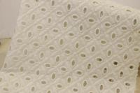 China White Cotton Embroidered Lace Fabric 49in Width Breathable Eyelet for sale