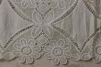 China White Embroidered Lace Fabric 120cm Width Ecofriendly Class4 Color Fastness for sale