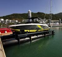 China Floating Boat Lift System HDPE 5000 lbs Capacity for Small Vessels and Recreation Crafts for sale