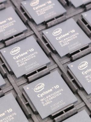 China 10CL016YU256I7G  Ic Integrated Circuit  BGA256 New And Original Genuine for sale