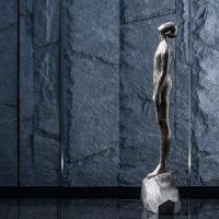 China Thinker Bronze Garden Statues Man Style Bronze Sculpture Artists Customized for sale