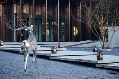 China Landscape Metal Deer Stainless Steel Garden Ornaments Abstract Life size for sale