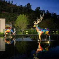 China Geometric Fiberglass Outdoor Statues Decorative Large Metal Deer Sculpture for sale