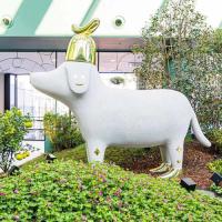 China Customized Home Decor Sculptures Cartoon Dog Fiberglass Animal Sculpture for sale