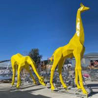 China Geometry Garden Animal Sculptures Outdoor Giraffe Garden Statue Customized for sale