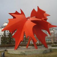 China Public Decoration Red Maple Leaf Sculpture Pavilion Large Outdoor Metal Statues for sale