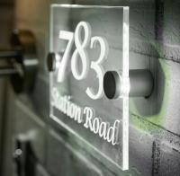 China KWS-CW Custom Acrylic Metal House Number Acrylic Glow Sign Board Designed for Supermarkets for sale