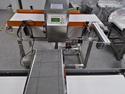 China Modular Chain Conveyor Industrial Metal Detector VFA Series 300mm Width 20kg Load for sale