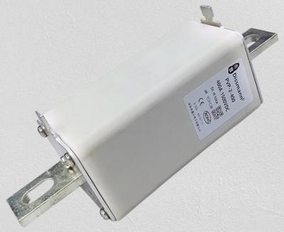 China Fast Blow BS88 Cartridge Fuse 32A 690V Square Body EV Pack Circuit Protection for sale