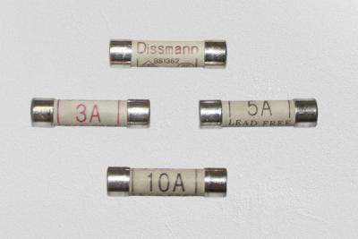 China BS1362 Ceramic Plug Top Fuse 240VAC 10A UK Standard Cartridge Fuse for sale