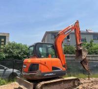 China Good  Condition Korea Original Cheap Price DOOSAN DX60 6 Ton Mini Digger Crawling Tracked DX60-9C Used Excavators on sale for sale