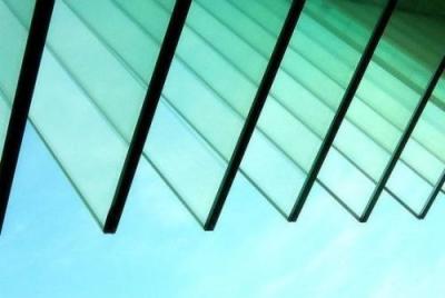 China 3mm 8mm 10mm 12mm Clear Tempered Glass Panels Safety Toughened Glass 5x Stronger for sale