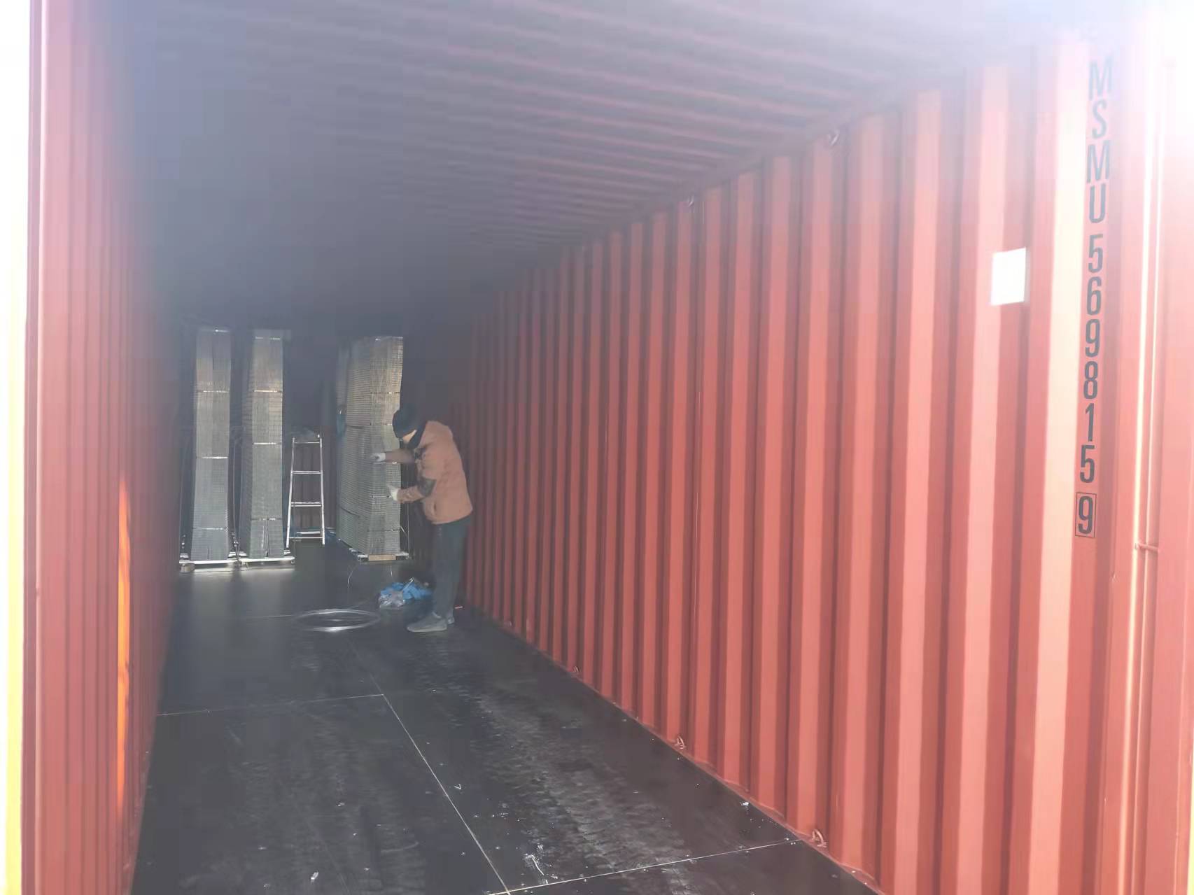 welded mesh sheet loading