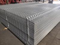 China Home Outdoor Decorative Welded Wire Rigid Mesh Metal Curved Panel 3D Garden Fence for sale