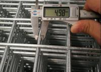 China 2.5mm 1.8x2.4m Galvanized Welded Mesh Panel For Construction Temp Fence for sale