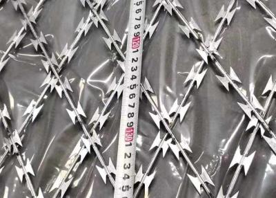 China Hot Dip Galvanized Welded Razor Wire Mesh 7.5x15cm Wire Diameter 2.5mm for sale