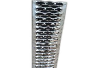 China Hot Dipped Galvanized Steel Grip Strut Safety Grating - 3mm to 5mm Thickness, 25mm to 60mm Height for sale