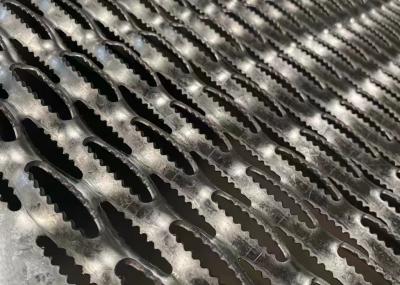 China Aluminum and Mild Carbon Punched Galvanized Walkway Grating 0.3mm-8mm Thickness with 2-10 Diamond Patterns for sale