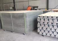 China 50x150mm Decorative 3D Curved Welded Wire Mesh Fence Panels Rodent Proof for sale