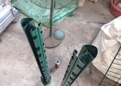China 0.63m Tall Powder Coated Curved Metal Fence Welded Wire for sale