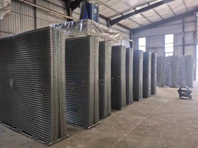 China Galvanized AntiCorrosion Welded Iron Wire Mesh Sheet 4 Ft X 8 Ft For Protection for sale