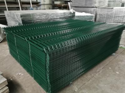 China 1.2x3.0m Pvc Coated Curved Metal Fence 3d V Bending For Airport for sale