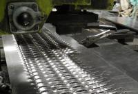 China 2.5mm Aluminium 5052 Grip Strut Plank Grating Perforated Anti -Slip Diamond Safety for sale