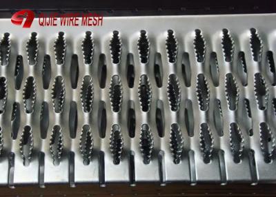 China Hot Dipped Galvanized Grip Strut Perforated Metal Grating 0.8-6.0mm Thickness with Diamond Safety Pattern for sale