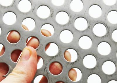 China Perforatd Metal Ceiling Tiles Perforated Metal Sheet Stainless Steel Screen Mesh for sale