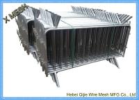 China Crowd Control Barrier Mesh Fencing Steel Pipe Light Silver For Sporting Events for sale