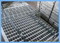 China Serrated Welded Steel Bar Grating 25x3mm to 75x10mm with 83.3% Drainage Area for Industrial Floor Applications for sale