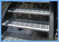 China Hot Dipped Galvanized Steel Stair Treads Grating 30-60mm Series Distance with 500-1200mm Length Options for sale