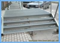 China Hot Dipped Galvanized Steel Stair Treads Grating 30-60mm Series Distance with 500-1200mm Length Options for sale