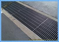 China Hot Dipped Galvanized Steel Stair Treads Grating 30-60mm Series Distance with 500-1200mm Length Options for sale