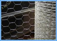 China Galvanized Hexagonal Chicken Wire Mesh 0.9 x 30 Meter Roll with Anti-Oxidation Coating for Poultry Fencing for sale