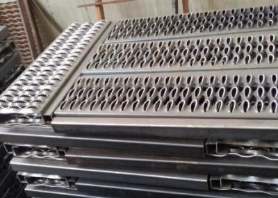 China 10' & 12' Diamond Hole Aluminum Safety Grip Strut Grating - 35% Open Area, 14G-10G Thickness for Industrial Walkways for sale