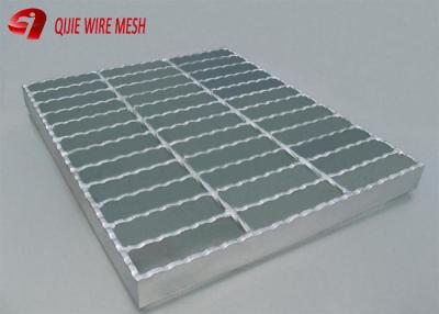 China 30X5mm Serrated Steel Grating Folding Campfire Grill Heavy Duty Stainless / Galvanized for Bar for sale