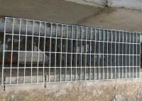 China 1005 X 600 Lb Hot Dipped Galvanized Floor Grating And Stair Tread Grating For Offshore for sale